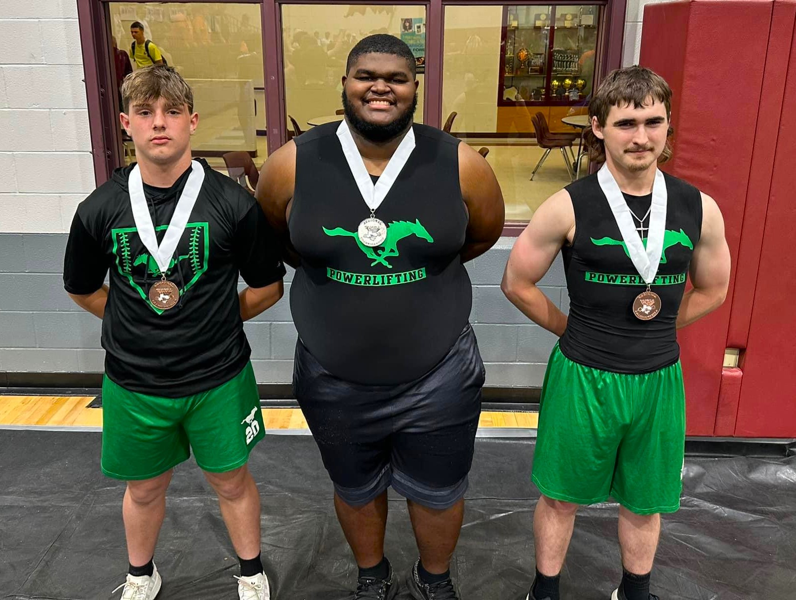 HOW ‘BOUT THEM MUSTANGS! | Three to state lifting meet